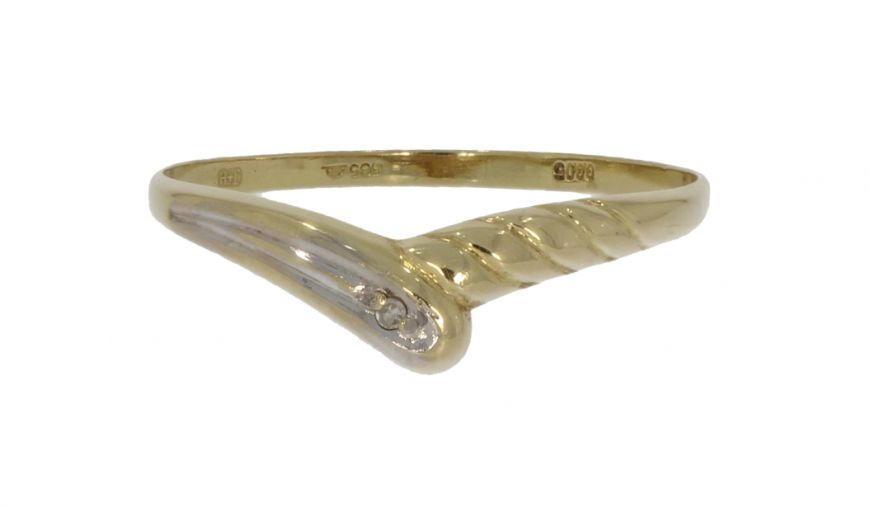 14 karaats gouden ring diamantje